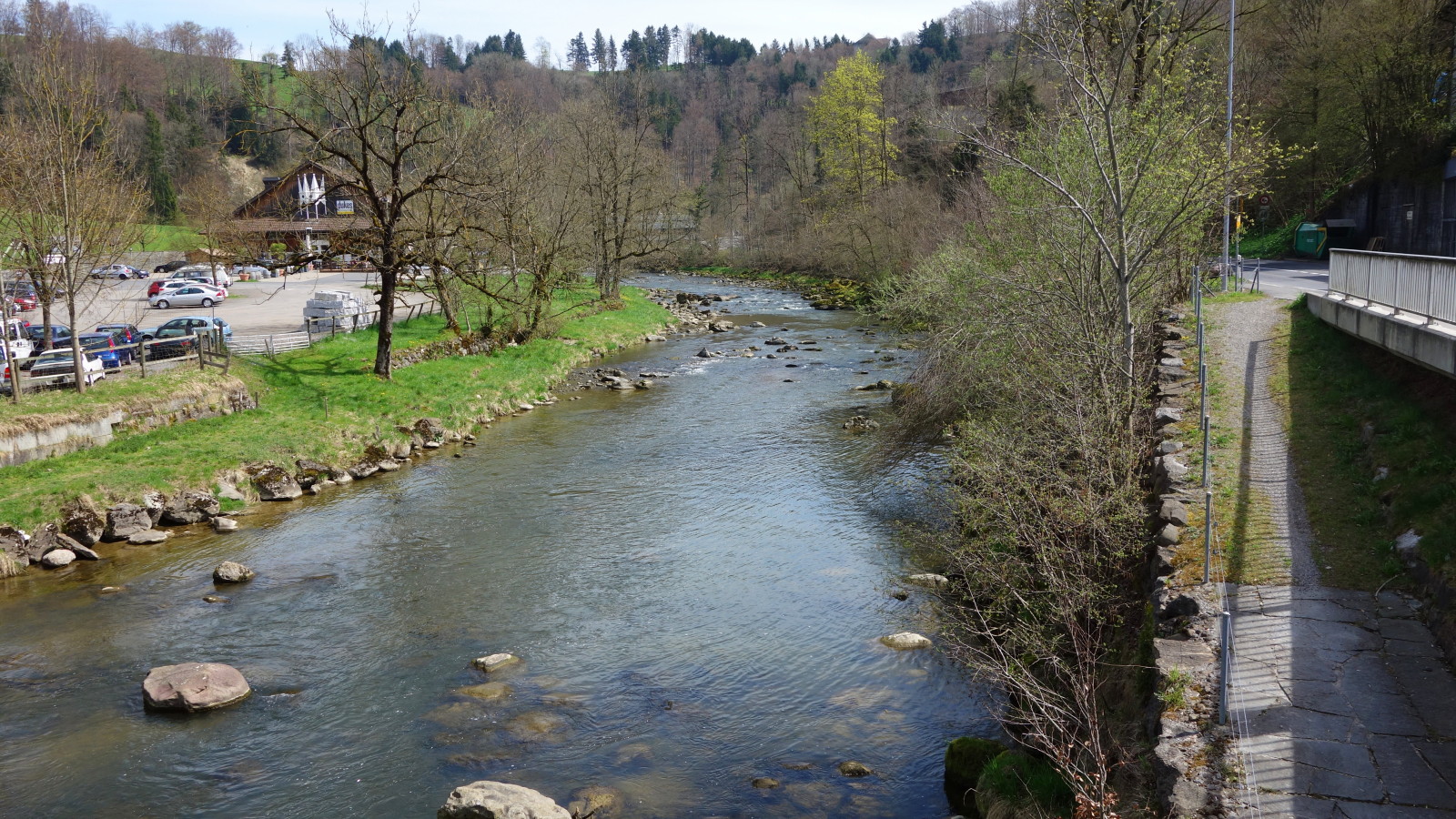 Blick auf die Sihl in Sihlbrugg Dorf - Fotos [hikr.org]