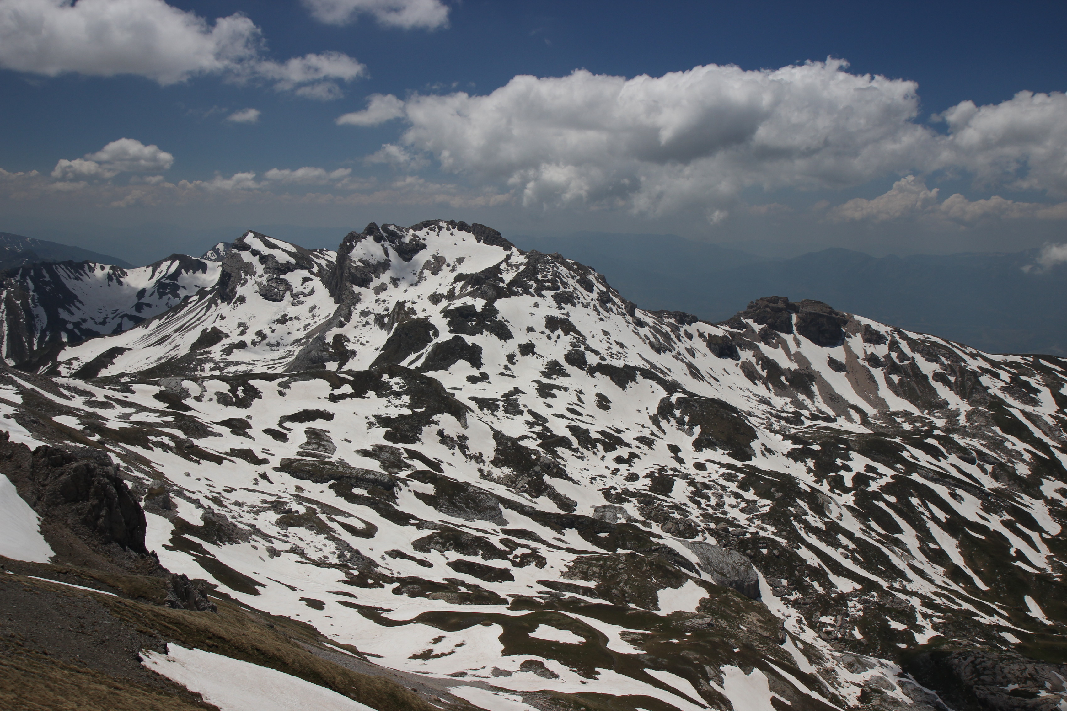Korab - Ausblick vom Gipfel in etwa südwestliche... [hikr.org]