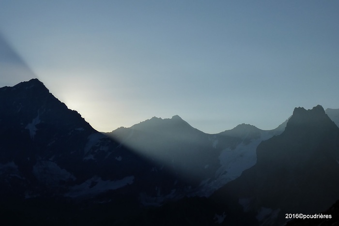 Morgenstimmung am Col du Pigne. - Fotos [hikr.org]