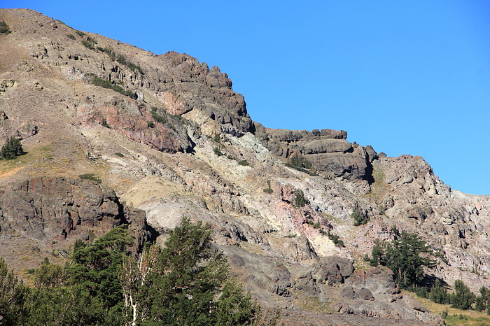 Colorful detail of the Ebbetts Pass-Tryon Peak-Ridge - Fotos [hikr.org]