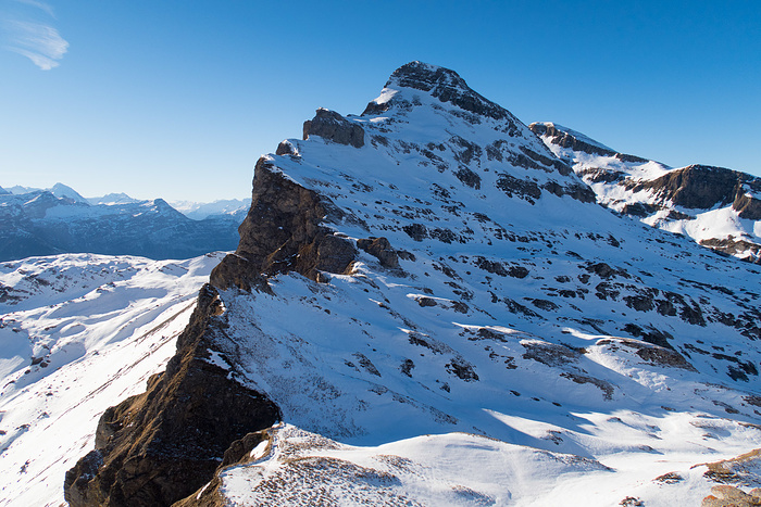 Fulen mit seinen imposaten Südabbrüchen - Fotos [hikr.org]