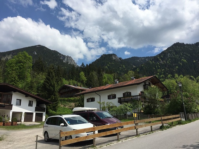 Blick zurück vom Parkplatz - schee wars! - Fotos [hikr.org]