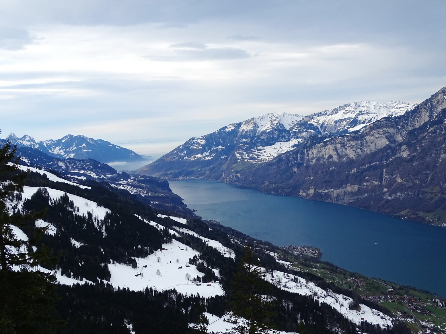 Blick über den Walensee - Fotos [hikr.org]
