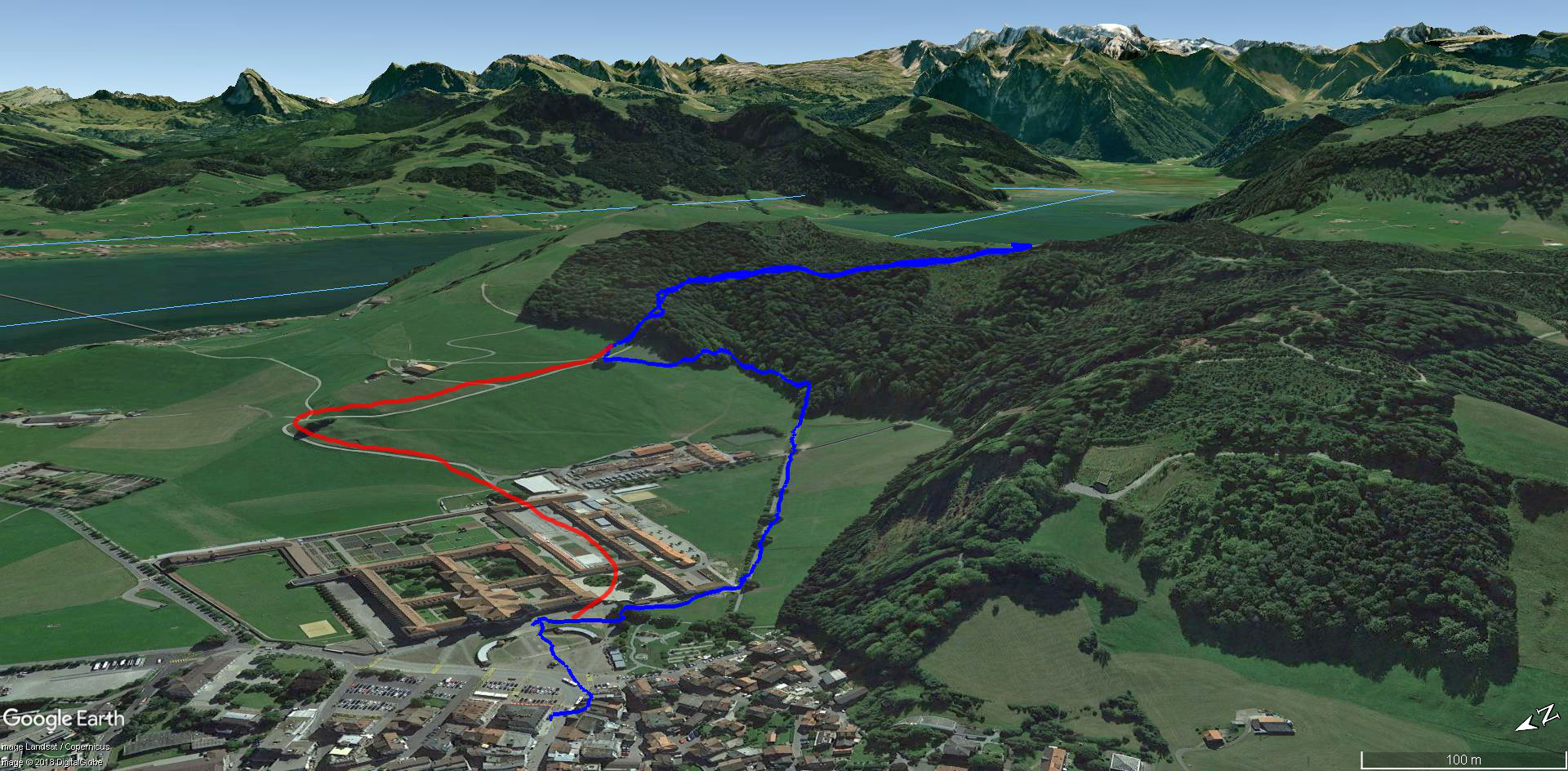 die rote Linie ist ein Teil vom Aufstieg, die Blaue der... [hikr.org]