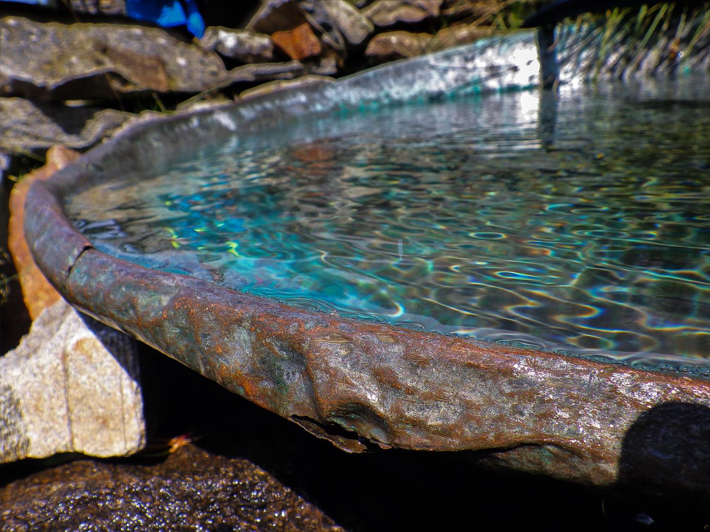 Antica conca di rame per l'affioramento della panna dal... [hikr.org]