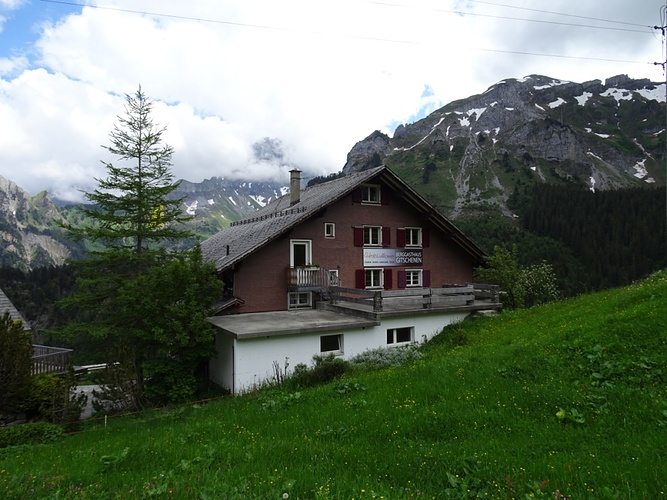Ende der Tour beim Berggasthaus Gitschenen ... - Fotos [hikr.org]