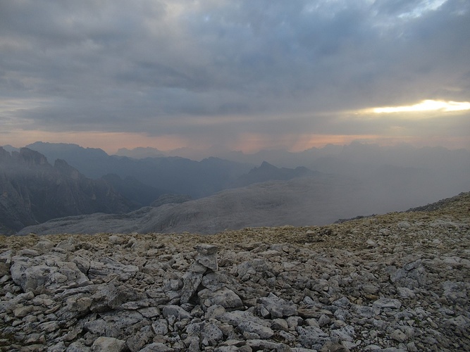 35 weit gefehlt. Am nächsten Morgen mußte sie die Sonne... [hikr.org]