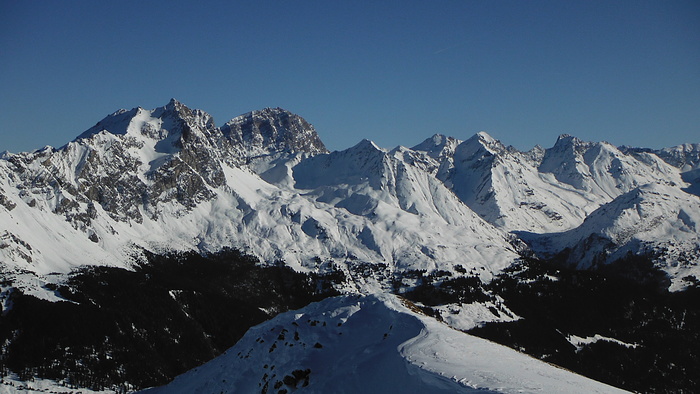 View from the summit of Piz Toissa. - Fotos [hikr.org]