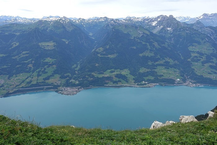Tiefblick zum Walensee - Fotos [hikr.org]