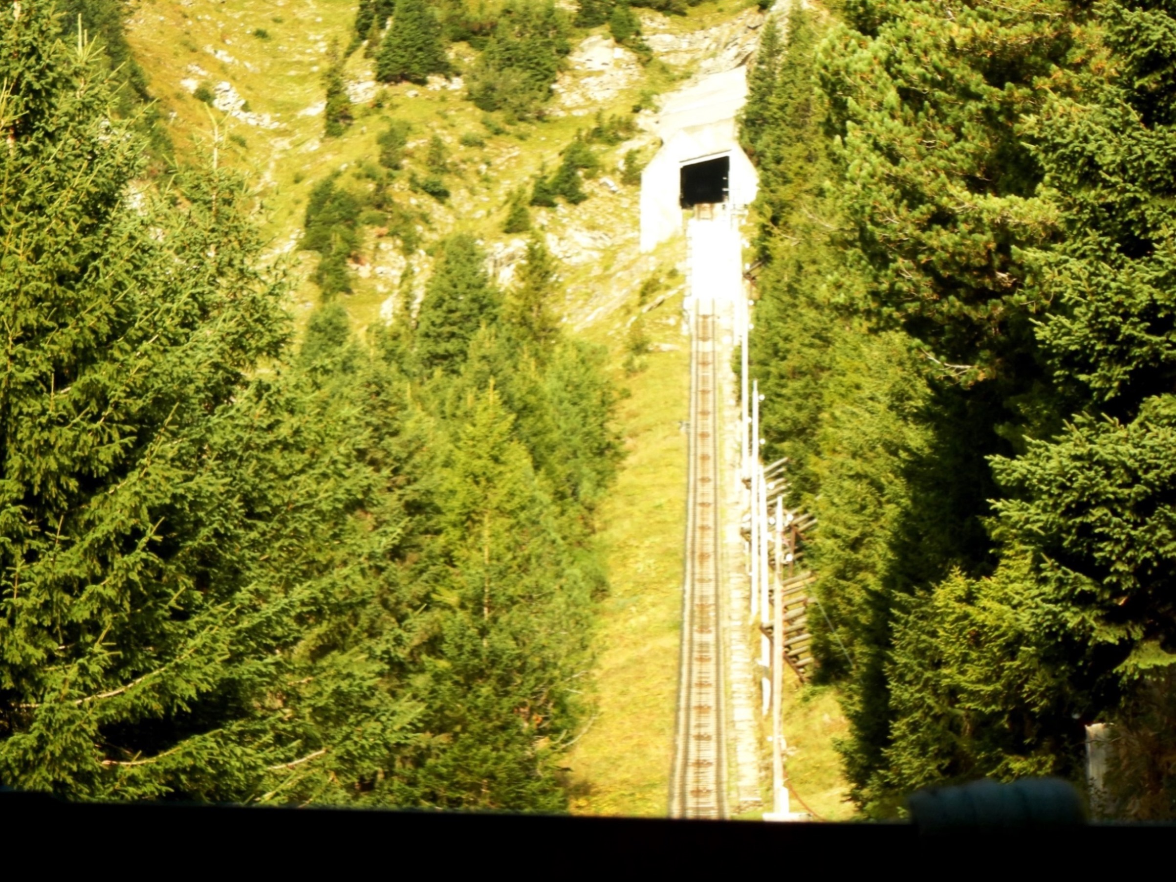 Das ist steil.....! Viel steiler, als es aussieht! - Fotos [hikr.org]