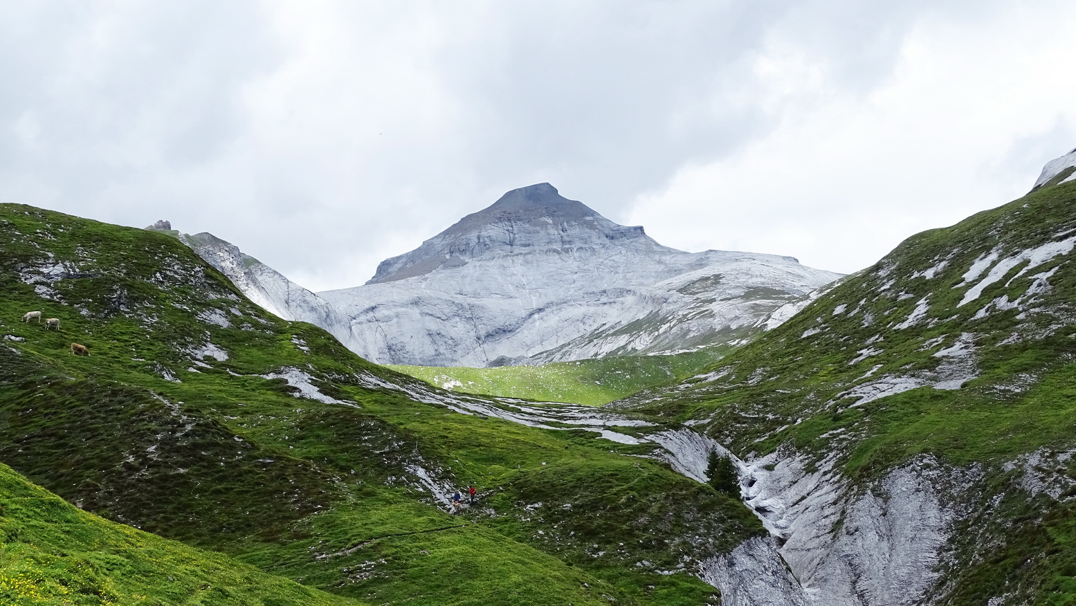 Die Gletschermühlen auf der Alp Mora - Fotos [hikr.org]