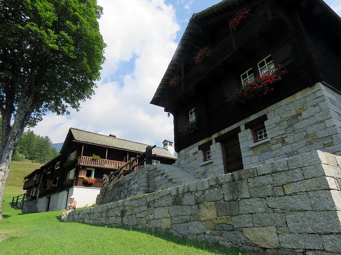 Ca' Francoli - Fotos [hikr.org]