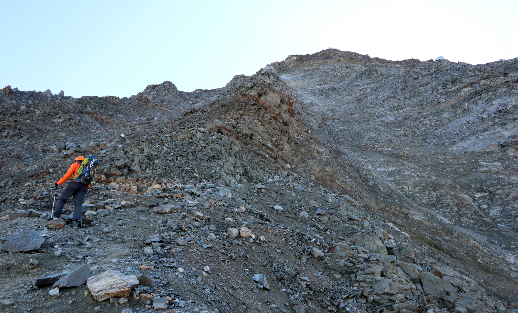 Auf der Rippe links vom Grand Couloir ist man auch... [hikr.org]