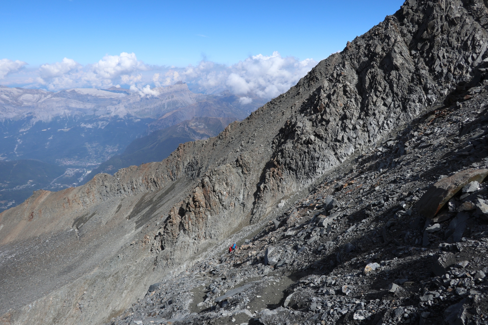 Die Rippe nördlich des Grand Couloirs im Bild hinten ist... [hikr.org]