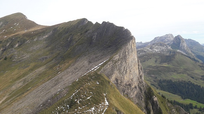 Der heikle Grat Richtung Fläschenspitz - der... [hikr.org]
