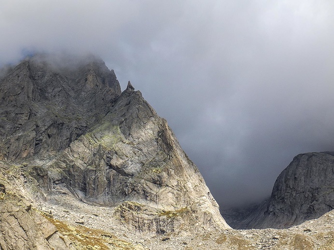 Punta Allievi - Spigolo Gervasutti prima torre - Fotos [hikr.org]