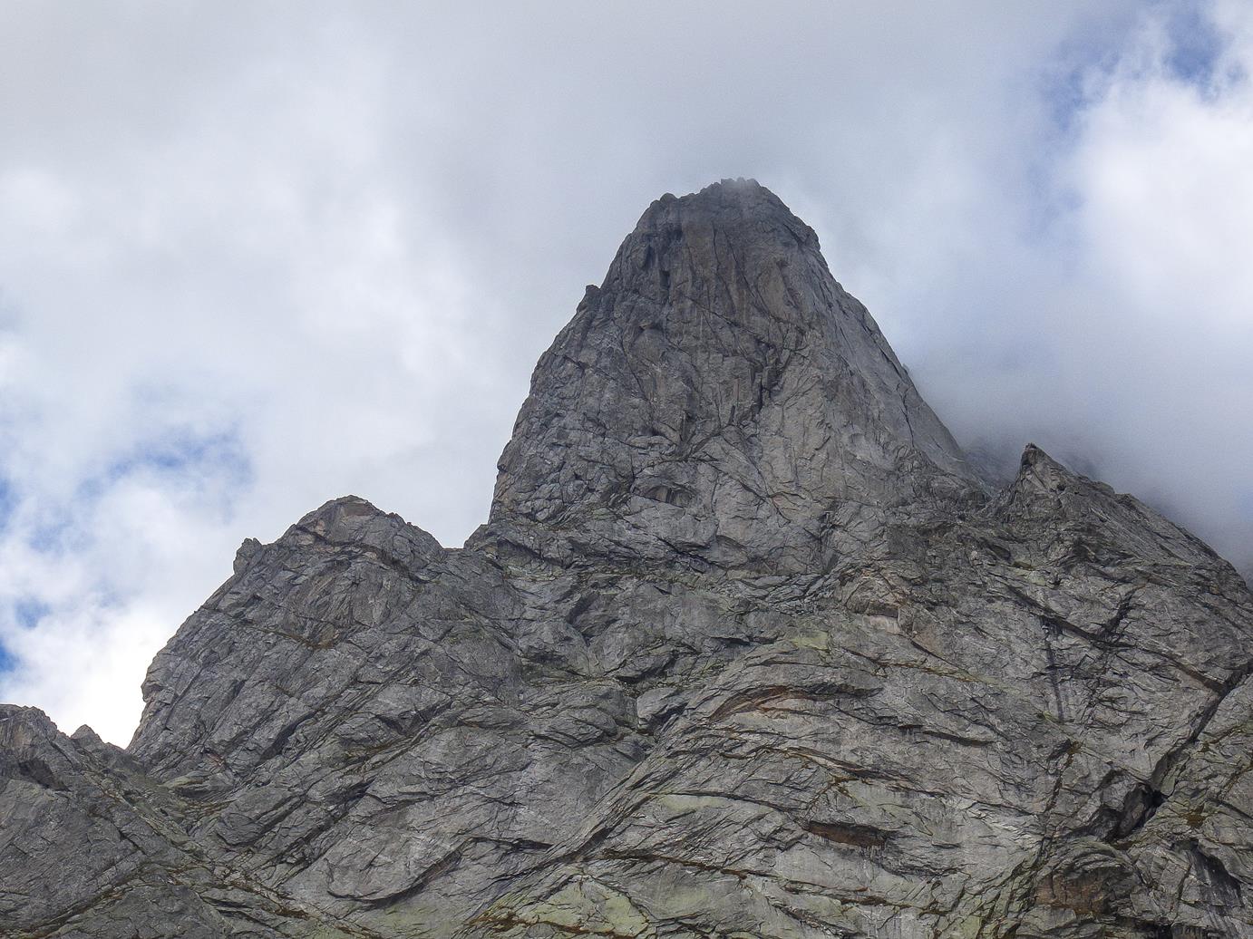 Cima di Zocca - Torrione est - Fotos [hikr.org]