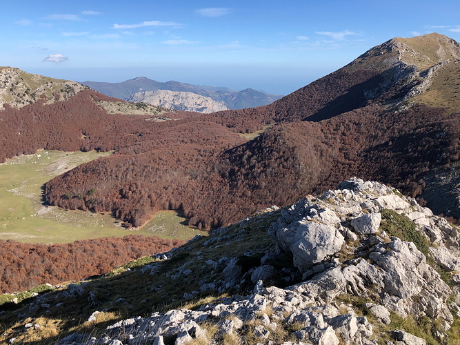 Im Aufstieg zum Monte Pollino - Blick zum Varco di... [hikr.org]
