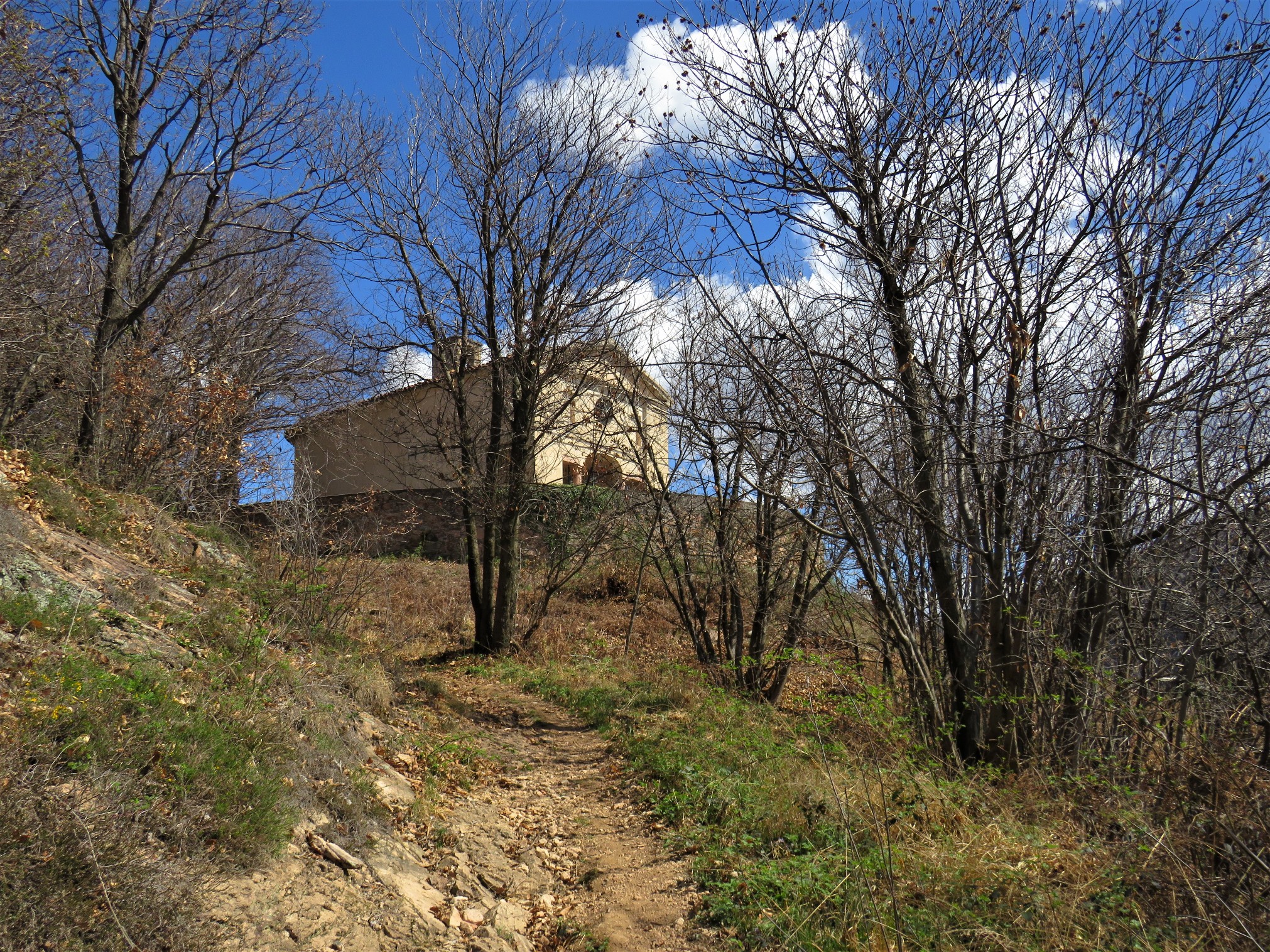 La chiesa di San Salvatore sopra Cuasso al Piano. - Fotos [hikr.org]