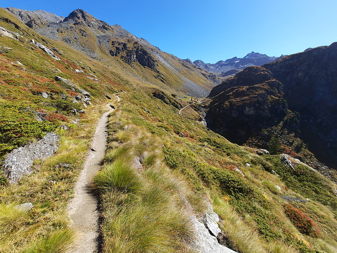Sur le bisse de Chervé. - Fotos [hikr.org]