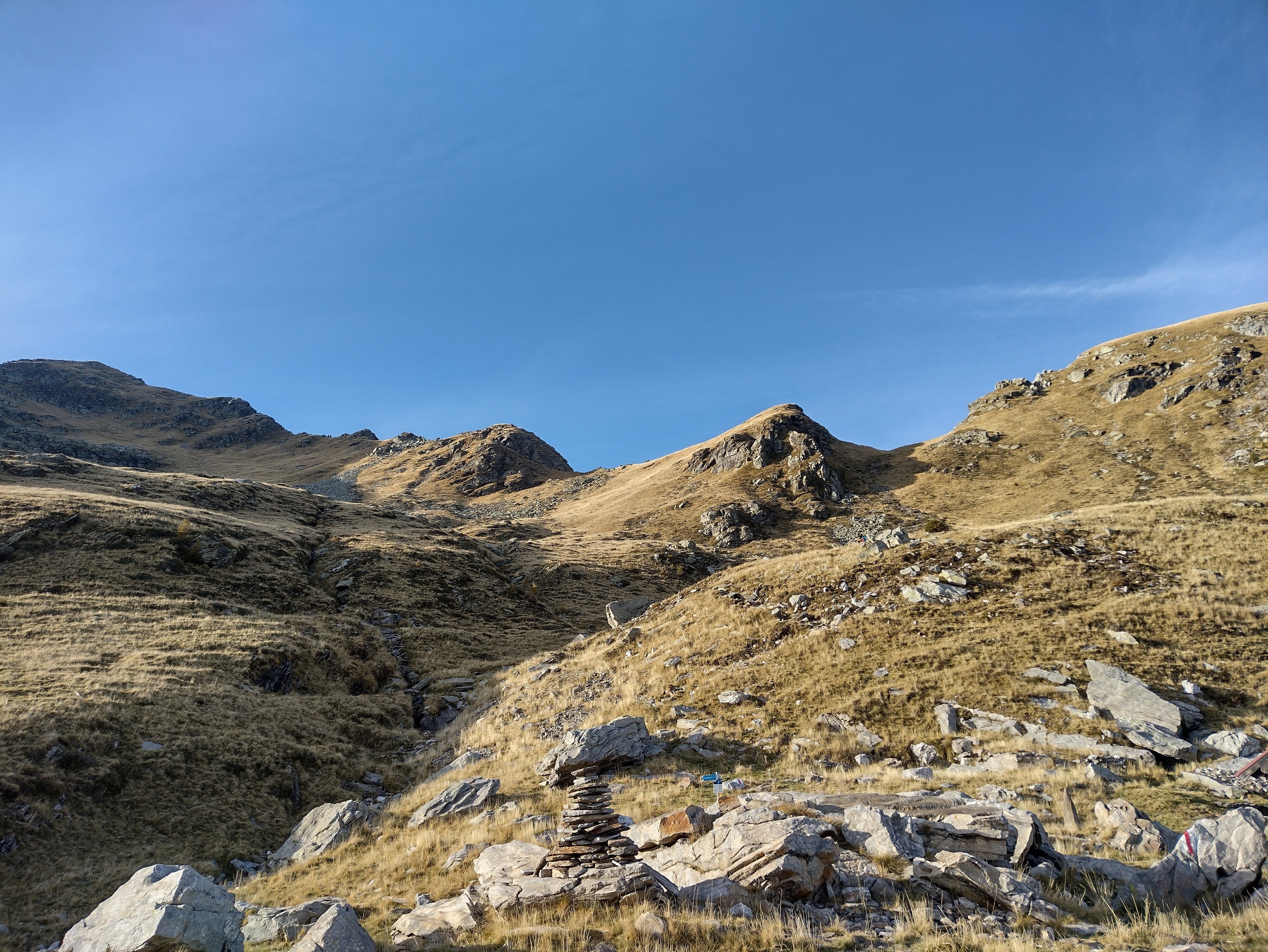 Blick von der Cappanna Albagno. Hier sind wir runter... [hikr.org]