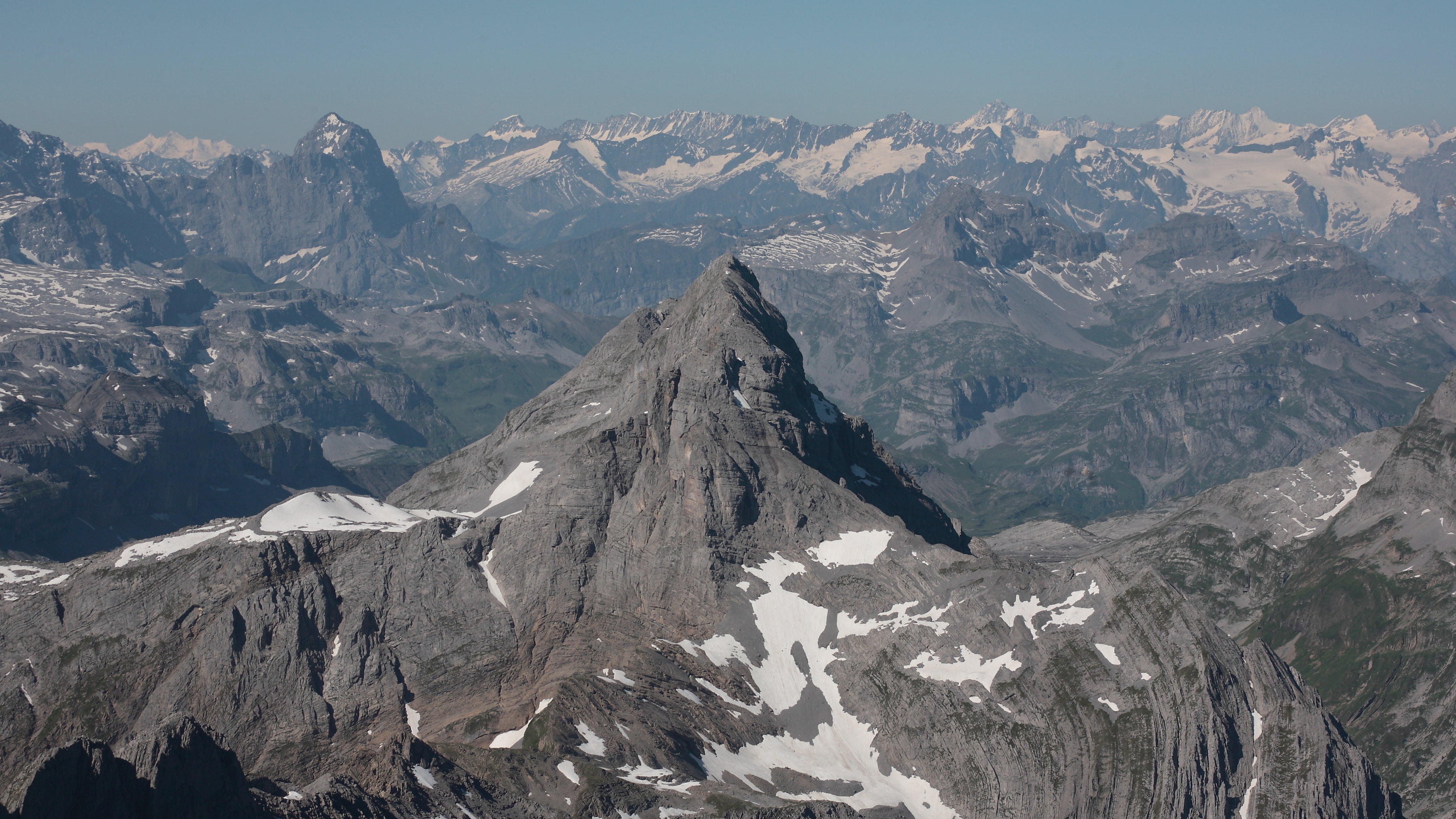 Auch von dieser Seite ist der Bös Fulen ein attraktiver... [hikr.org]