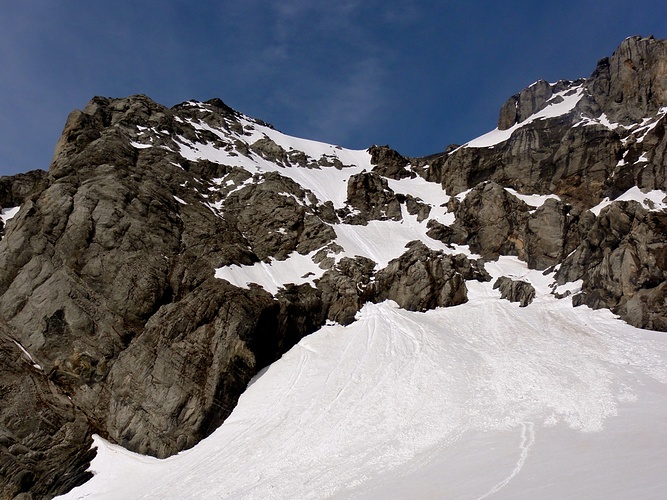 Die gesamte Flanke im Überblick - Fotos [hikr.org]
