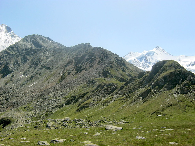 Der Roc de la Vache ist der Endpunkt dieses Grates. - Fotos [hikr.org]