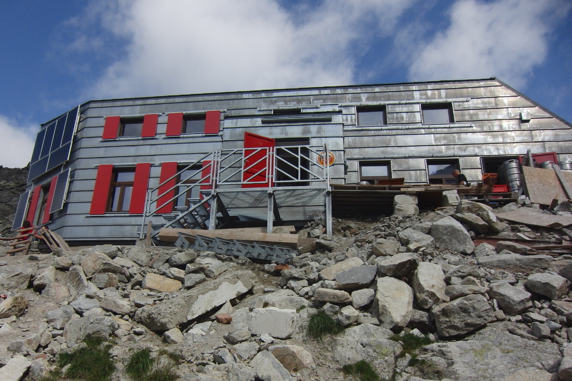 Chata pod Rysmi (Rysy-Hütte) - Von außen... [hikr.org]