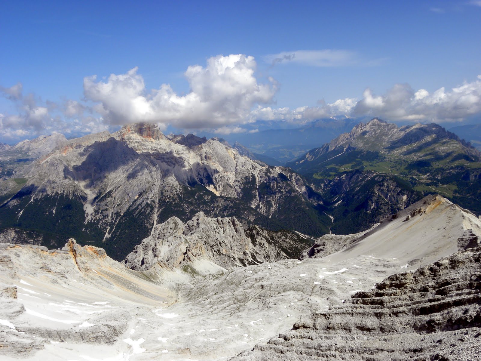 Wunderschonen Blick nach Norden, mit Hohe Gaisl und... [hikr.org]